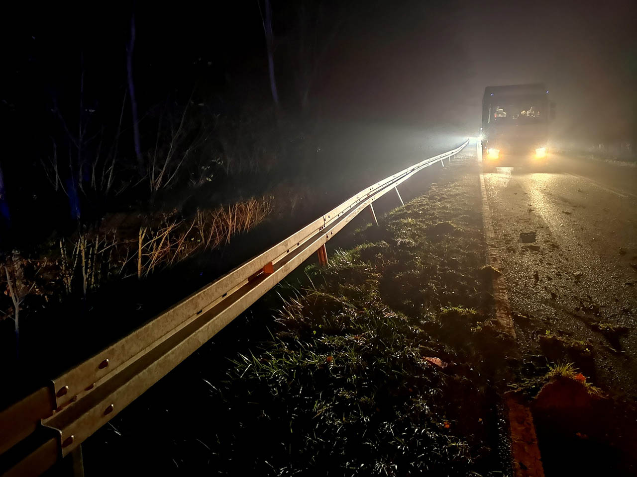 Słubice24.pl - Pijany kierowca wypadł z drogi i uderzył w barierę ... Słubice24.pl - Pijany kierowca wypadł z drogi i uderzył w barierę ...