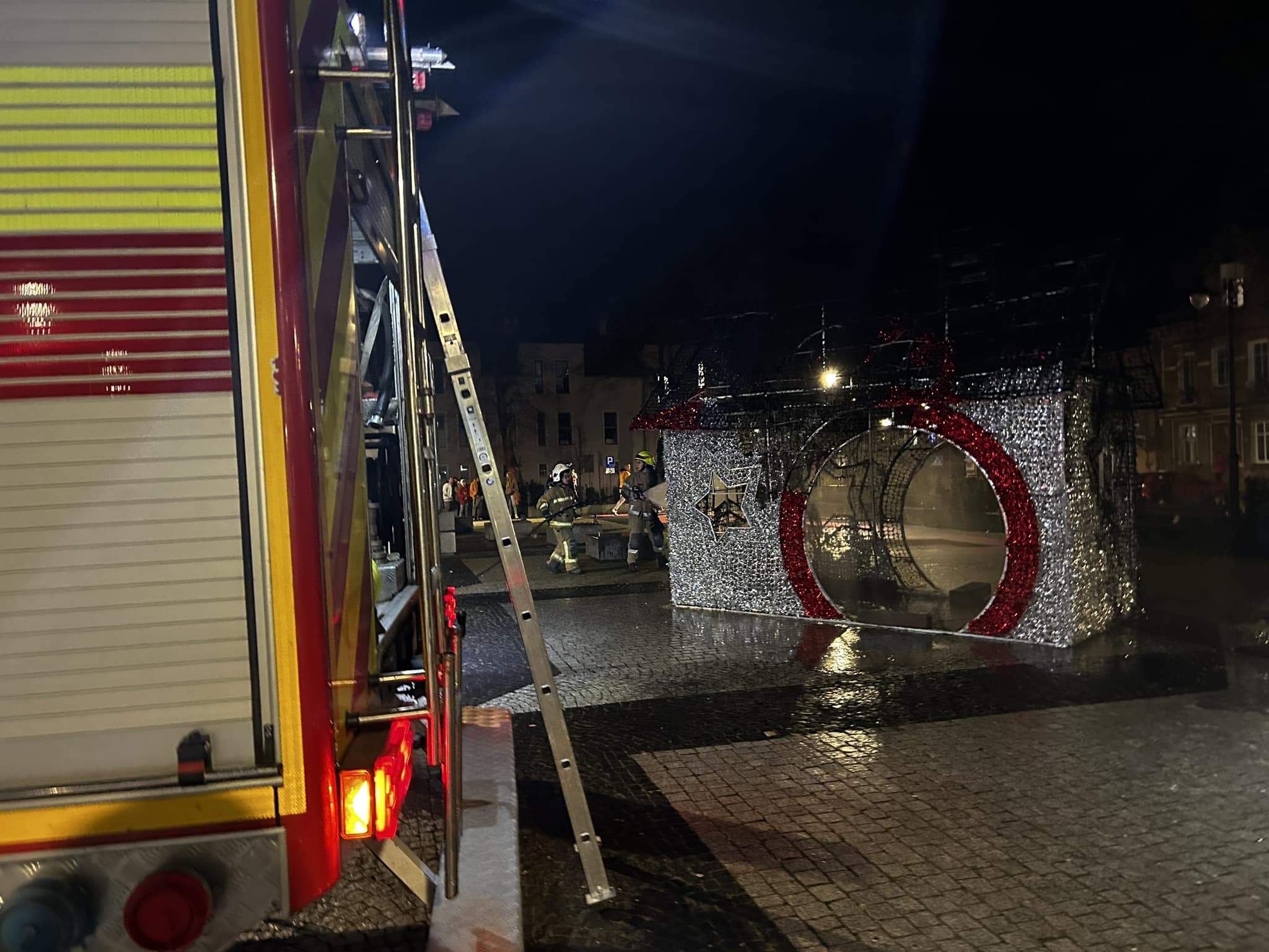 Słubice24.pl - Sylwestrowy pożar w Rzepinie. Od petardy zapalił się ... Słubice24.pl - Sylwestrowy pożar w Rzepinie. Od petardy zapalił się ...